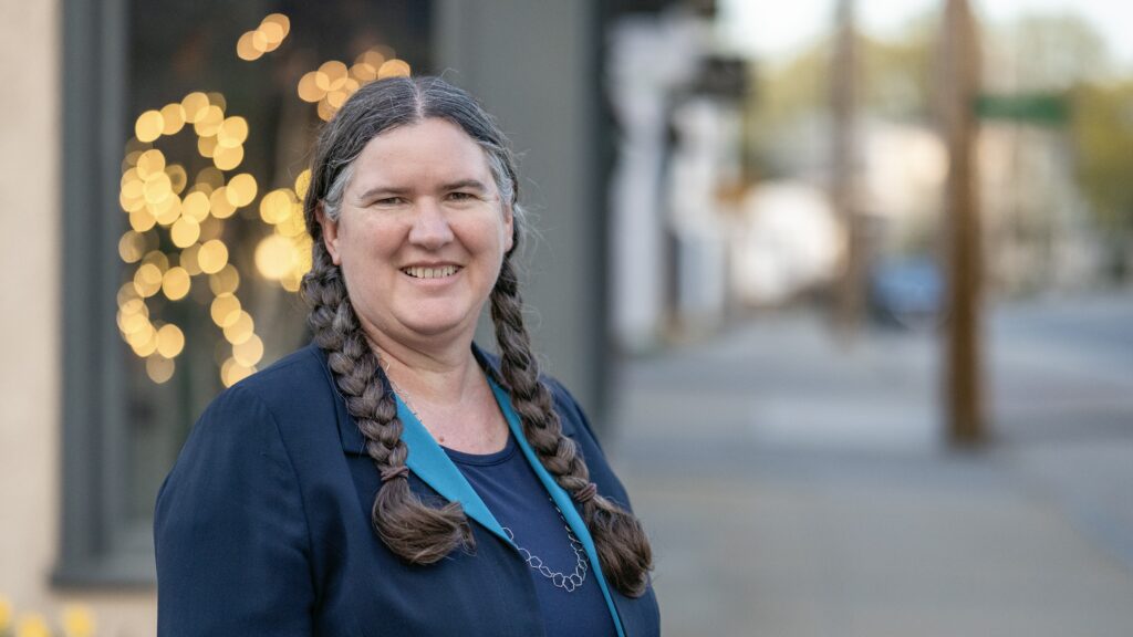 Media Kit: Bio & Photos of Becky McCray - Becky McCray